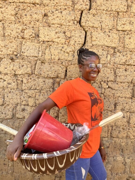 COMFORT:E1048-MAO – Girl Power Africa